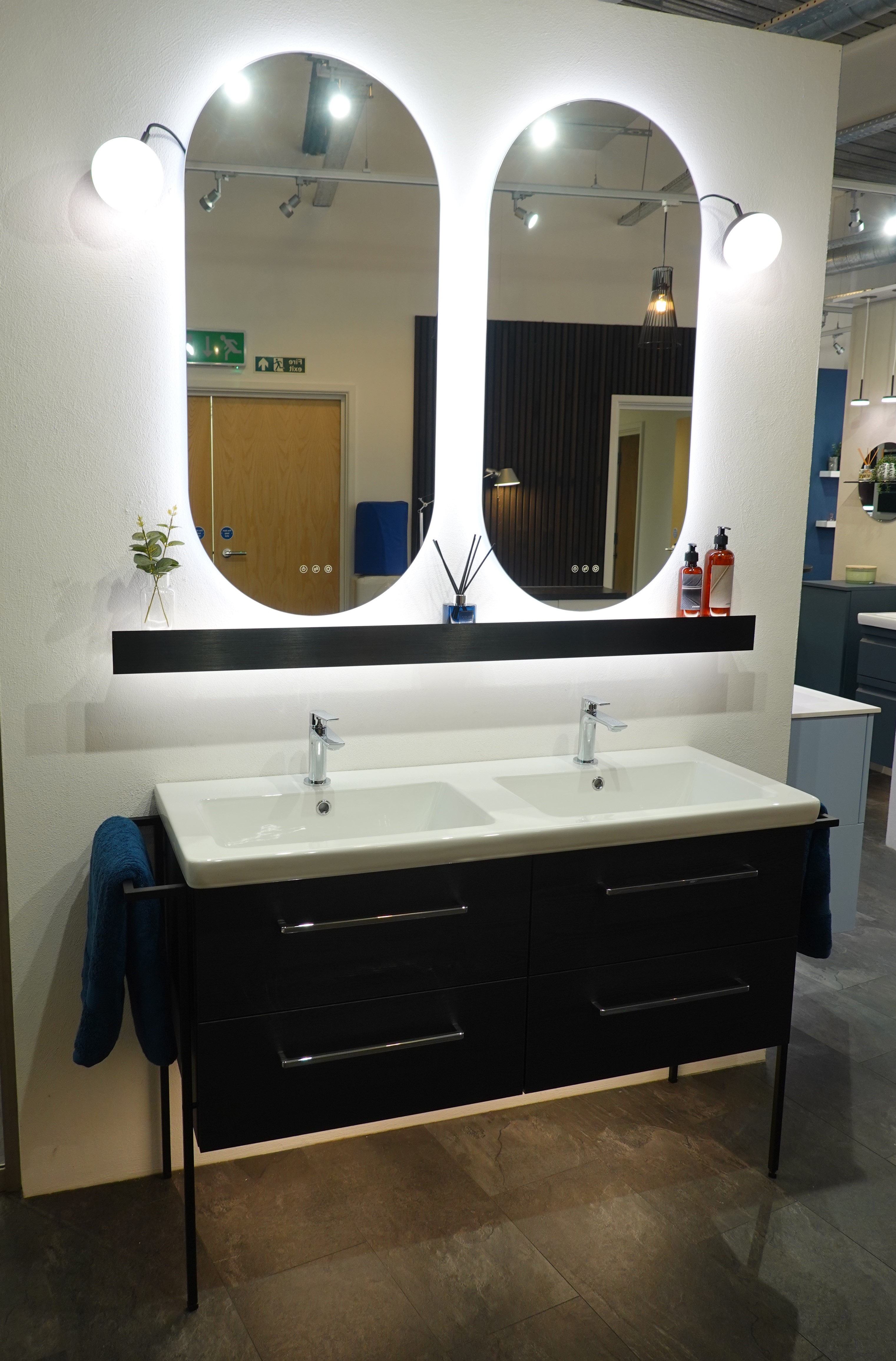 Design Studio with bathroom furniture – find the Dansani UK showroom on ...